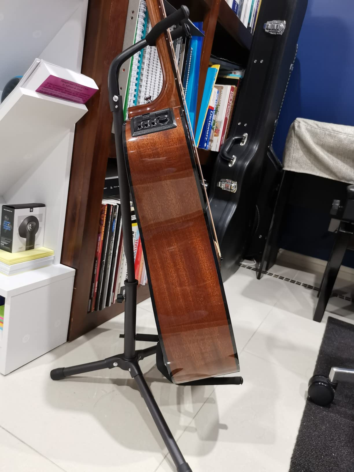 6 Best Adjustable Guitar Stands Under 50 With Buying Guide - True Music ...